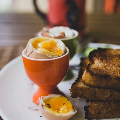 Soft boiled eggs in microwave store